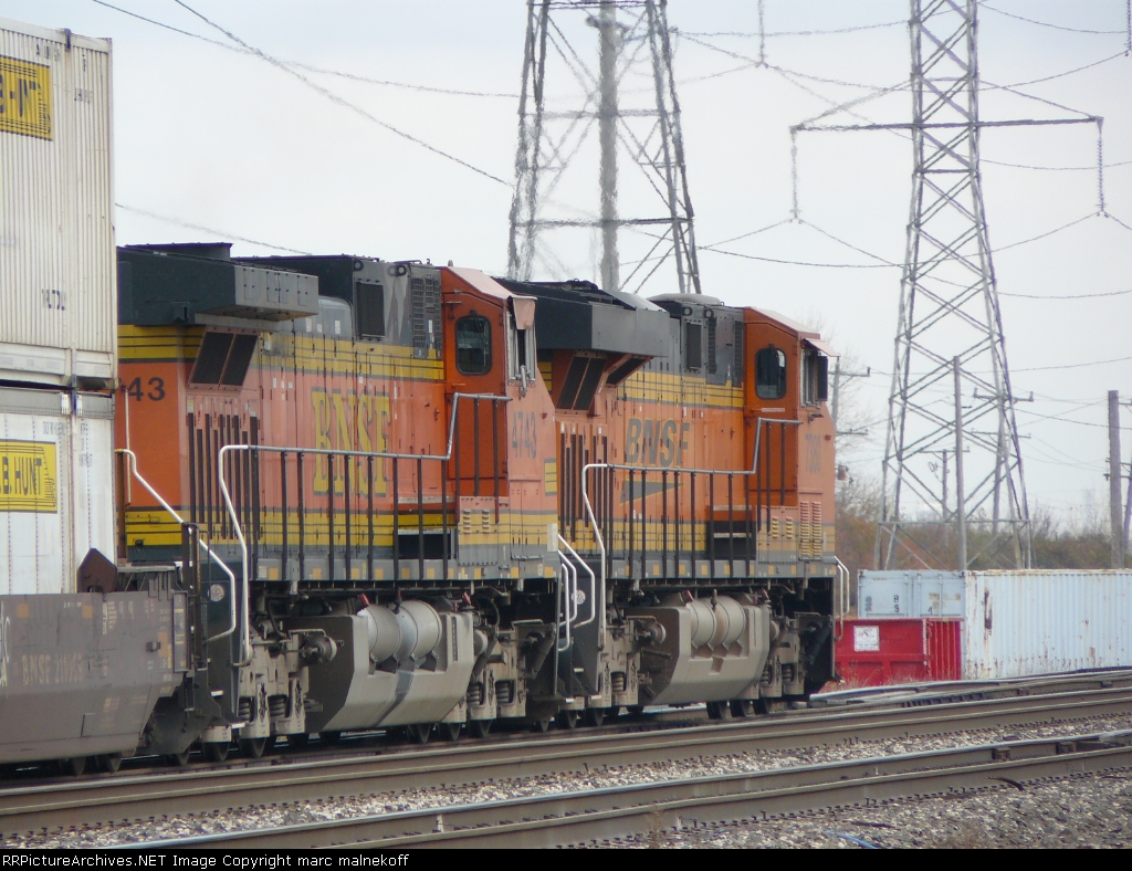 BNSF 4743